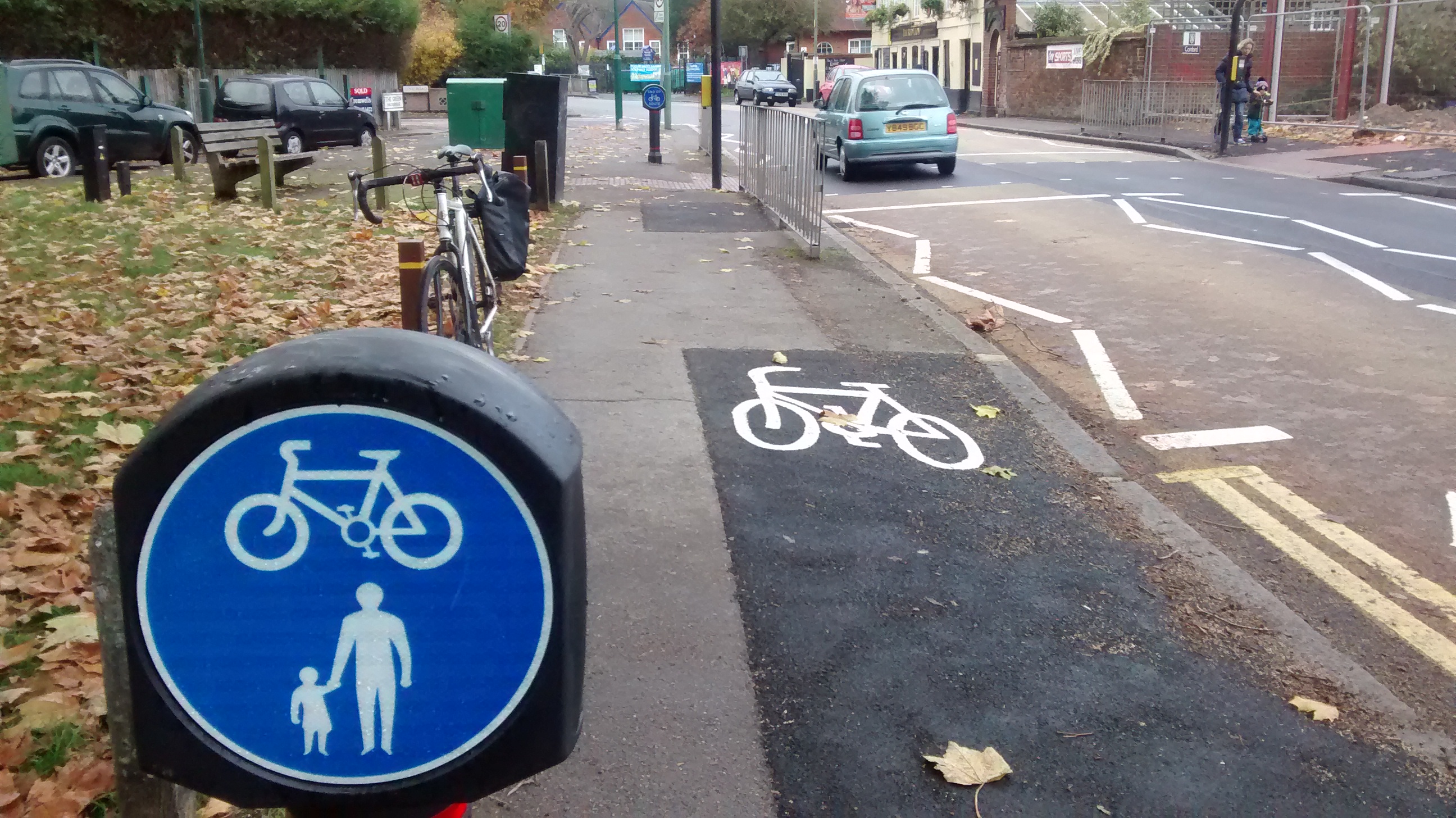 Felnex crossing and Hackbridge parking | Get Sutton Cycling